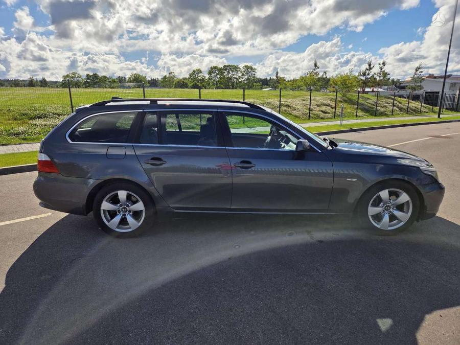 Pelēks BMW 520 2008 Viļņa, ar dzinēja tilpumu 2.00 L un nobraukumu 278 tūkst. km par 3700 €, foto 5 vietnē AUTOMOTO.COM.LV