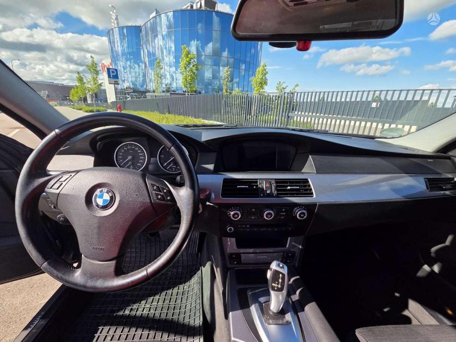 Pelēks BMW 520 2008 Viļņa, ar dzinēja tilpumu 2.00 L un nobraukumu 278 tūkst. km par 3700 €, foto 11 vietnē AUTOMOTO.COM.LV