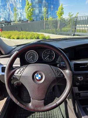 Pelēks BMW 520 2008 Viļņa, ar dzinēja tilpumu 2.00 L un nobraukumu 278 tūkst. km par 3700 €, foto 12 vietnē AUTOMOTO.COM.LV