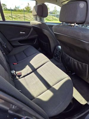 Pelēks BMW 520 2008 Viļņa, ar dzinēja tilpumu 2.00 L un nobraukumu 278 tūkst. km par 3700 €, foto 20 vietnē AUTOMOTO.COM.LV