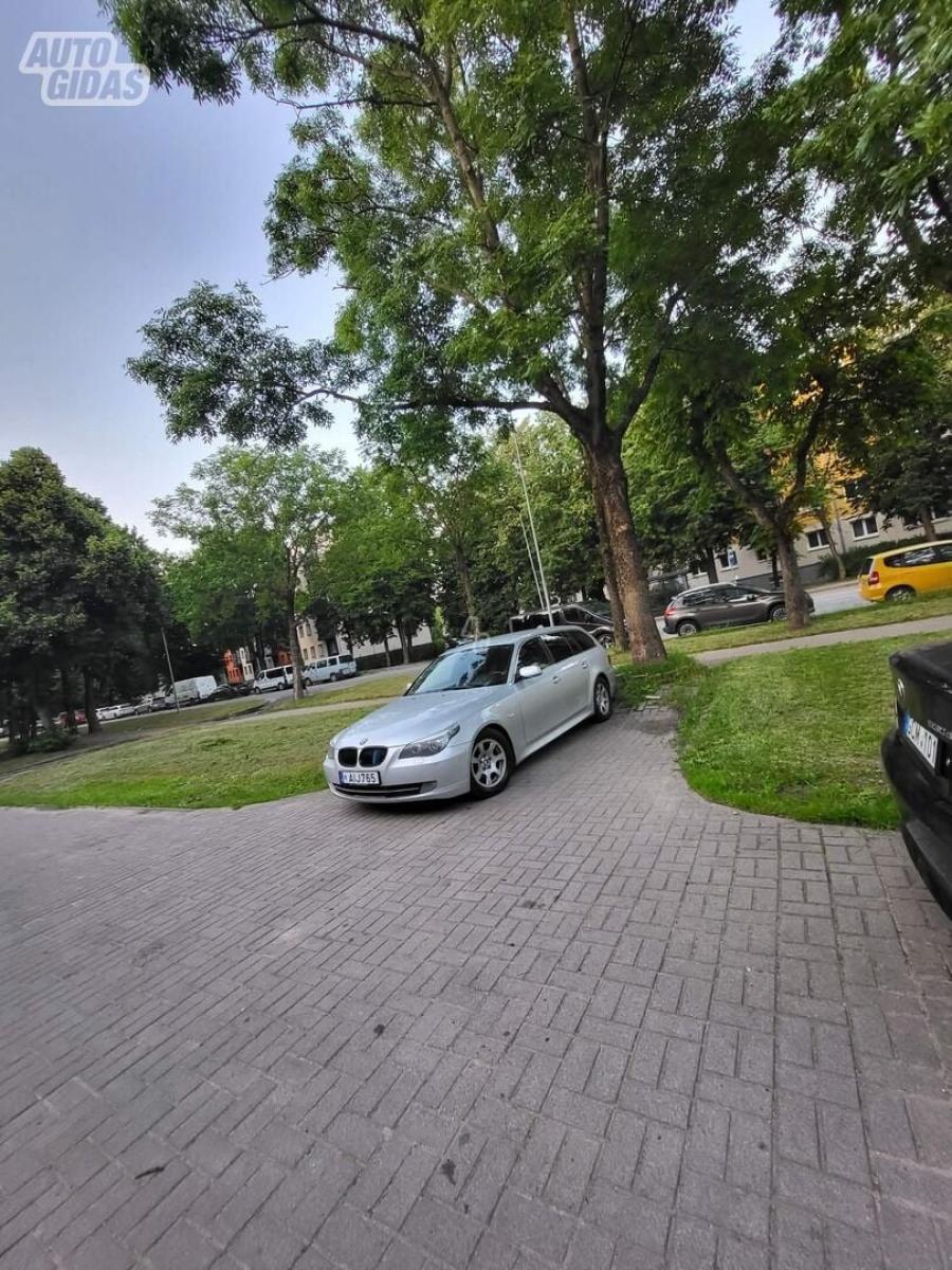 Grey BMW 520 2008 in Klaipeda, with an engine capacity of 2.00 L and mileage of 310 thousand km for 4500 €, photo 1 on AUTOMOTO.COM.LV