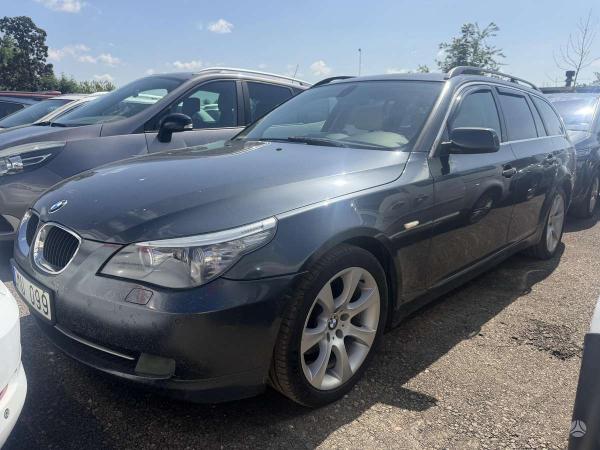 Grey BMW 520 2008 in Kaunas, with an engine capacity of 2.00 L and mileage of 421 thousand km for 1900 €, photo 1 on AUTOMOTO.COM.LV