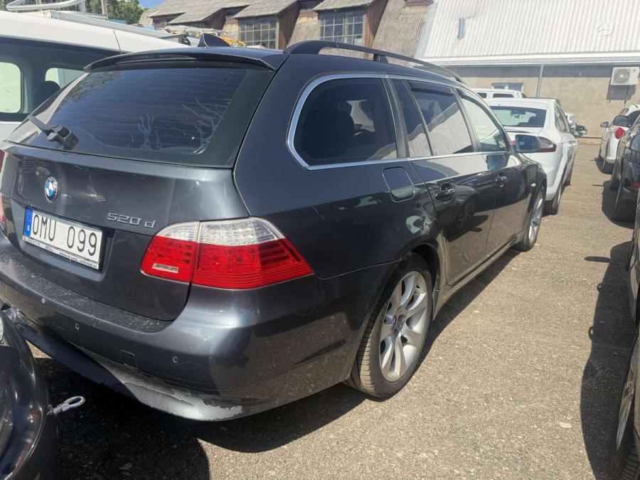 Grey BMW 520 2008 in Kaunas, with an engine capacity of 2.00 L and mileage of 421 thousand km for 1900 €, photo 5 on AUTOMOTO.COM.LV