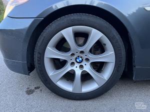Pelēks BMW 520 2008 Ariogala, ar dzinēja tilpumu 2.00 L un nobraukumu 428 tūkst. km par 2250 €, foto 16 vietnē AUTOMOTO.COM.LV