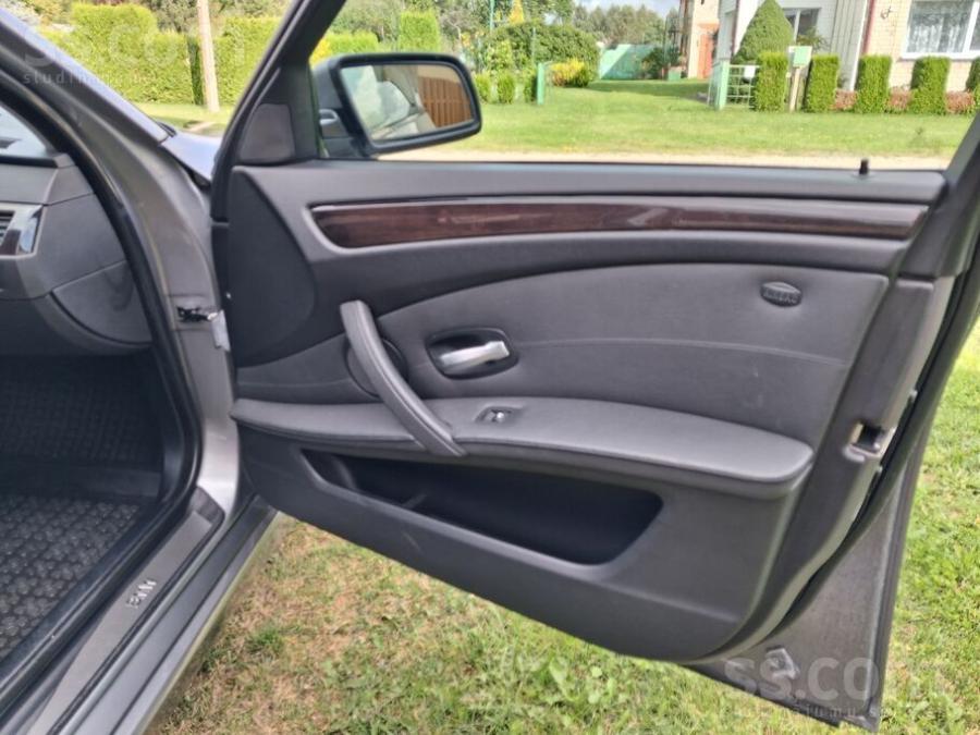 Pelēks BMW 520 2008 Liepāja, ar dzinēja tilpumu 2.00 L un nobraukumu 306 tūkst. km par 5600 €, foto 7 vietnē AUTOMOTO.COM.LV