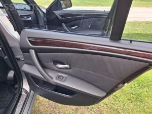 Pelēks BMW 520 2008 Liepāja, ar dzinēja tilpumu 2.00 L un nobraukumu 306 tūkst. km par 5600 €, foto 8 vietnē AUTOMOTO.COM.LV