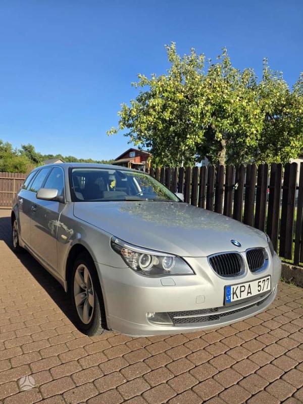 Pelēks BMW 520 2008 Klaipėda, ar dzinēja tilpumu 2.00 L un nobraukumu 444 tūkst. km par 2550 €, foto 1 vietnē AUTOMOTO.COM.LV
