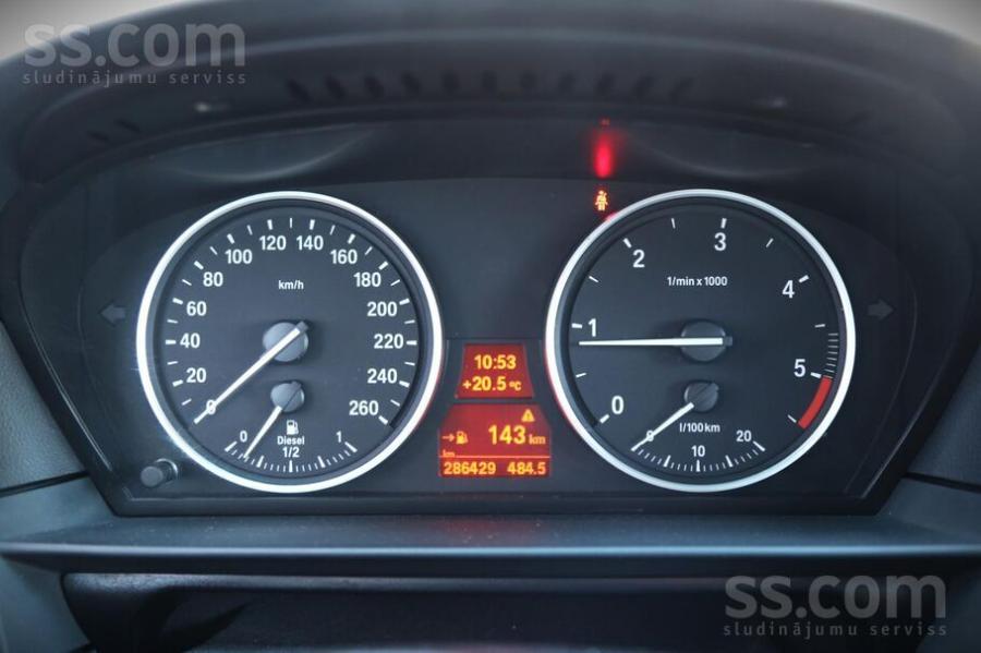 Grey BMW 520 2009 in Riga, with an engine capacity of 2.00 L and mileage of 286 thousand km for 4495 €, photo 8 on AUTOMOTO.COM.LV