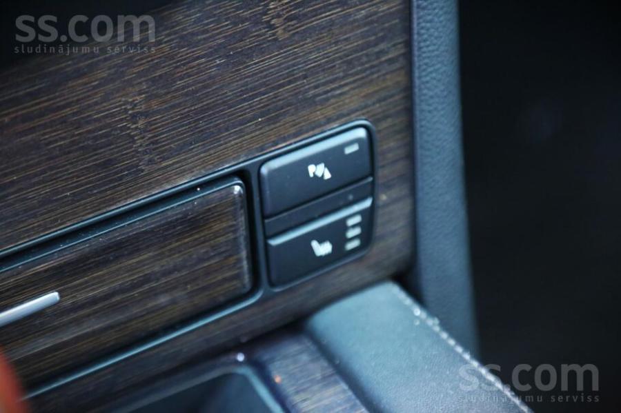 Grey BMW 520 2009 in Riga, with an engine capacity of 2.00 L and mileage of 286 thousand km for 4495 €, photo 18 on AUTOMOTO.COM.LV