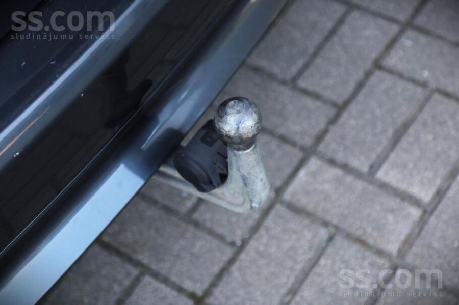 Grey BMW 520 2009 in Riga, with an engine capacity of 2.00 L and mileage of 286 thousand km for 4495 €, photo 22 on AUTOMOTO.COM.LV