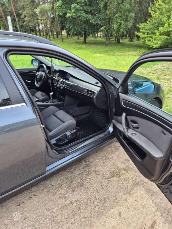 Grey BMW 520 2009 in Marijampole, with an engine capacity of 2.00 L and mileage of 320 thousand km for 2900 €, photo 8 on AUTOMOTO.COM.LV