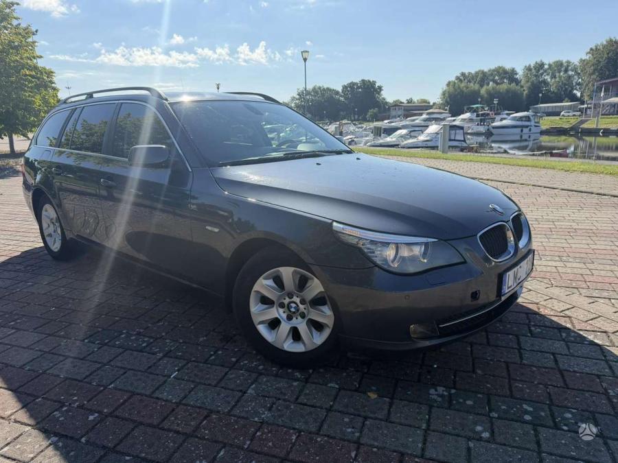 Grey BMW 520 2009 in Silute, with an engine capacity of 2.00 L and mileage of 331 thousand km for 3600 €, photo 3 on AUTOMOTO.COM.LV