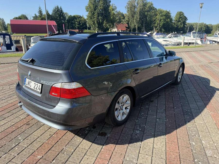 Grey BMW 520 2009 in Silute, with an engine capacity of 2.00 L and mileage of 331 thousand km for 3600 €, photo 6 on AUTOMOTO.COM.LV