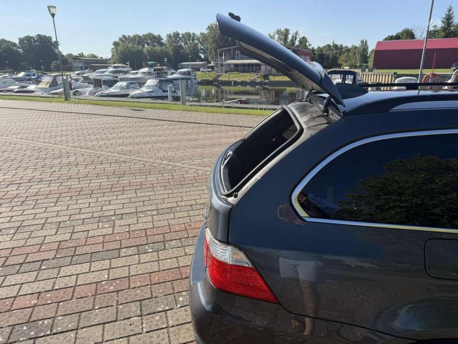 Grey BMW 520 2009 in Silute, with an engine capacity of 2.00 L and mileage of 331 thousand km for 3600 €, photo 10 on AUTOMOTO.COM.LV
