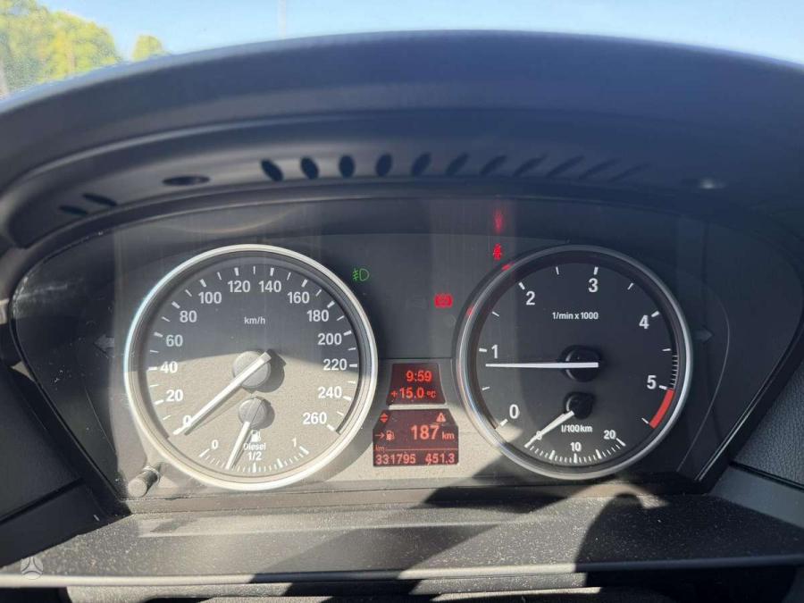 Grey BMW 520 2009 in Silute, with an engine capacity of 2.00 L and mileage of 331 thousand km for 3600 €, photo 11 on AUTOMOTO.COM.LV