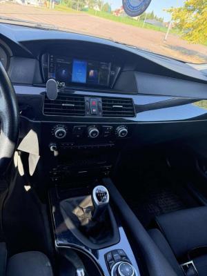 Grey BMW 520 2009 in Silute, with an engine capacity of 2.00 L and mileage of 331 thousand km for 3600 €, photo 12 on AUTOMOTO.COM.LV