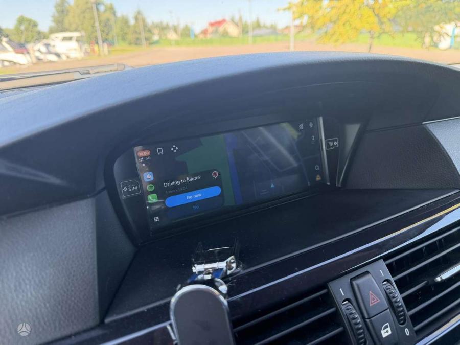Grey BMW 520 2009 in Silute, with an engine capacity of 2.00 L and mileage of 331 thousand km for 3600 €, photo 14 on AUTOMOTO.COM.LV