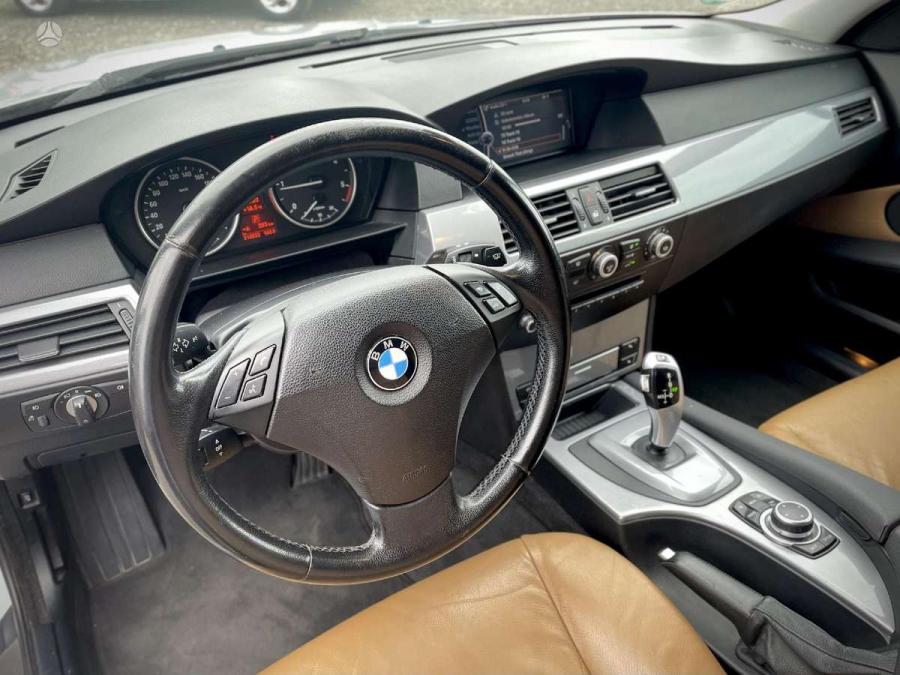 Pelēks BMW 520 2010 Viļņa, ar dzinēja tilpumu 2.00 L un nobraukumu 310 tūkst. km par 5499 €, foto 14 vietnē AUTOMOTO.COM.LV