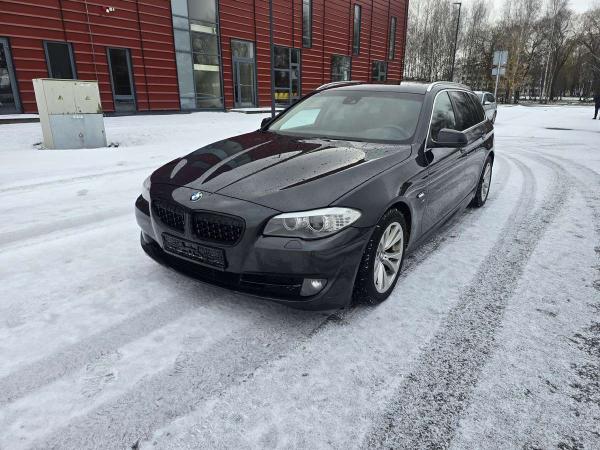 Grey BMW 520 2010 in Marijampole, with an engine capacity of 2.00 L and mileage of 280 thousand km for 5850 €, photo 1 on AUTOMOTO.COM.LV