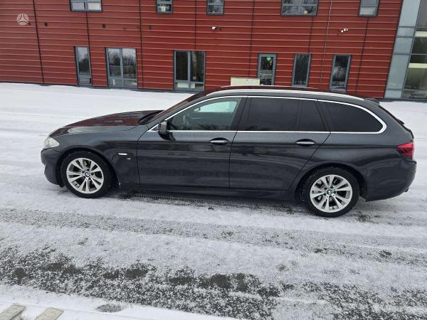 Grey BMW 520 2010 in Marijampole, with an engine capacity of 2.00 L and mileage of 280 thousand km for 5850 €, photo 8 on AUTOMOTO.COM.LV