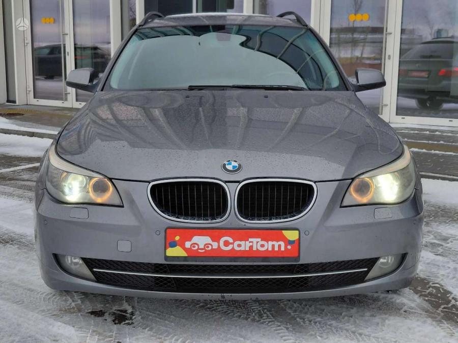 Grey BMW 520 2010 in Vilnius, with an engine capacity of 2.00 L and mileage of 271 thousand km for 5700 €, photo 2 on AUTOMOTO.COM.LV