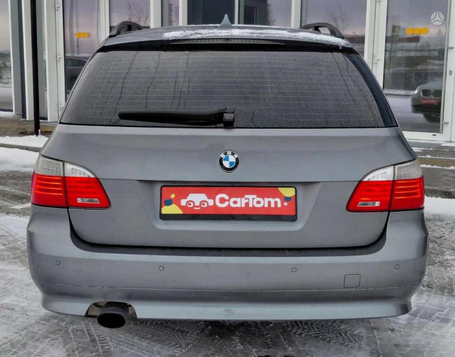 Grey BMW 520 2010 in Vilnius, with an engine capacity of 2.00 L and mileage of 271 thousand km for 5700 €, photo 5 on AUTOMOTO.COM.LV