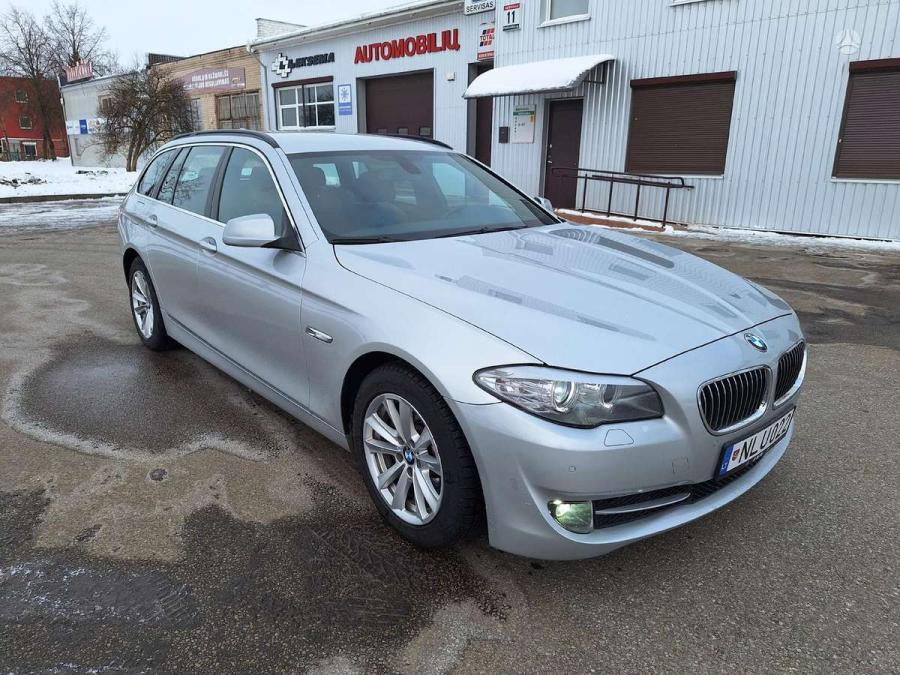 Grey BMW 520 2010 in Panevezys, with an engine capacity of 2.00 L and mileage of 280 thousand km for 5500 €, photo 2 on AUTOMOTO.COM.LV