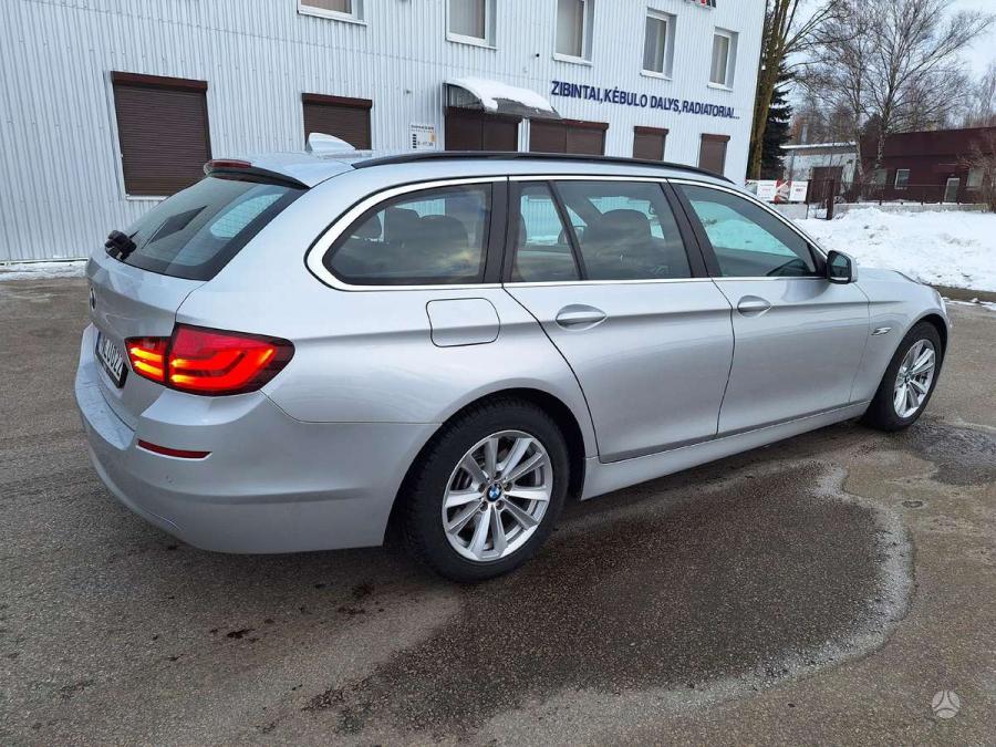 Grey BMW 520 2010 in Panevezys, with an engine capacity of 2.00 L and mileage of 280 thousand km for 5500 €, photo 3 on AUTOMOTO.COM.LV