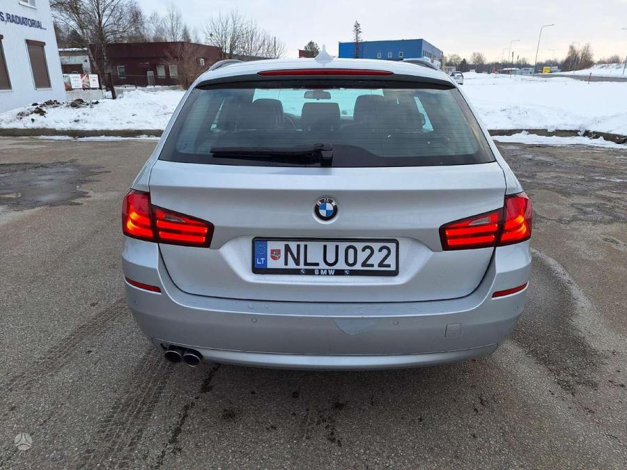 Grey BMW 520 2010 in Panevezys, with an engine capacity of 2.00 L and mileage of 280 thousand km for 5500 €, photo 5 on AUTOMOTO.COM.LV