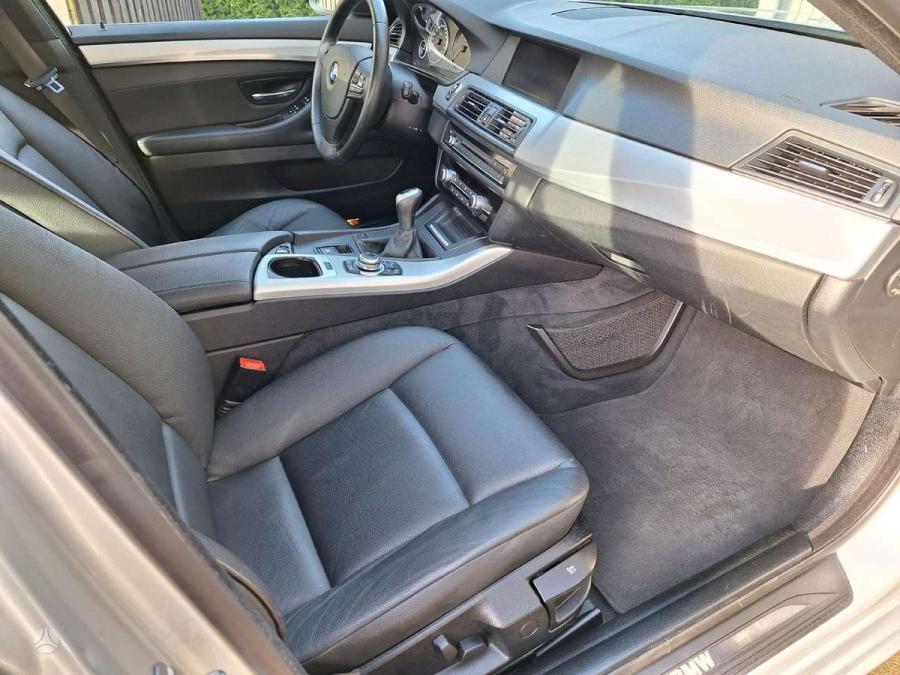 Grey BMW 520 2010 in Panevezys, with an engine capacity of 2.00 L and mileage of 280 thousand km for 5500 €, photo 14 on AUTOMOTO.COM.LV
