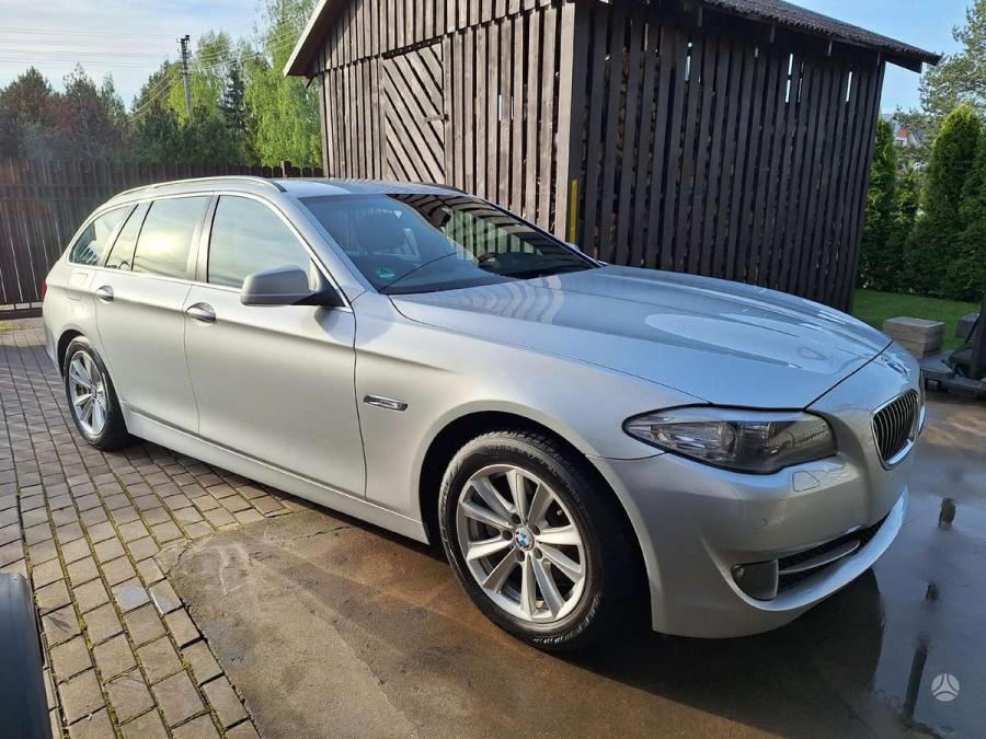 Grey BMW 520 2010 in Panevezys, with an engine capacity of 2.00 L and mileage of 280 thousand km for 5500 €, photo 19 on AUTOMOTO.COM.LV