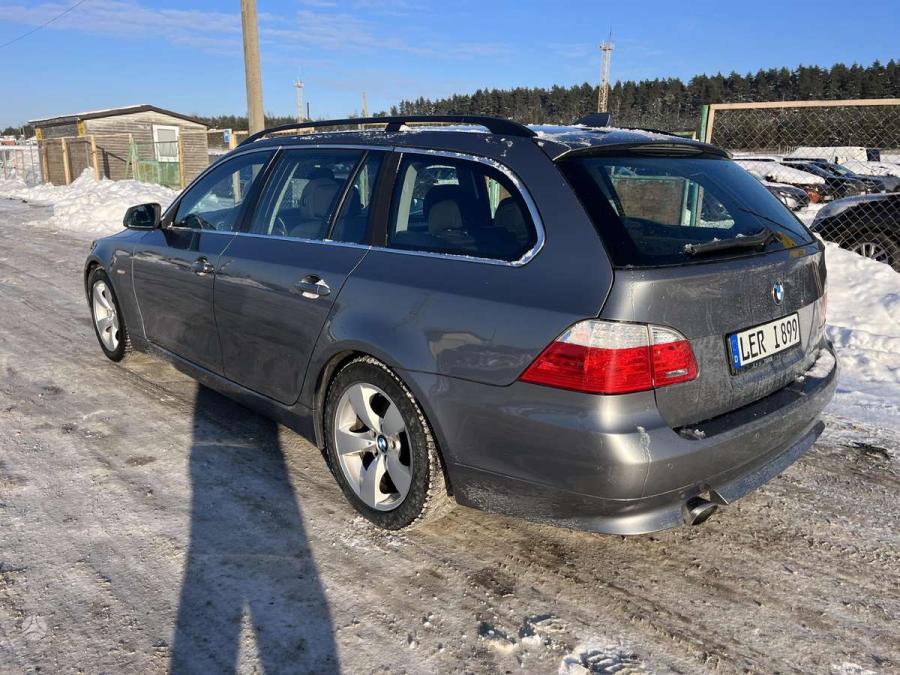 Grey BMW 520 2010 in Vilnius, with an engine capacity of 0.00 L and mileage of 250 thousand km for 4900 €, photo 4 on AUTOMOTO.COM.LV