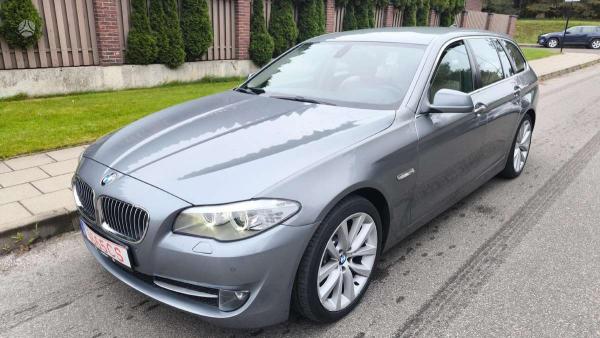 Grey BMW 520 2010 in Vilnius, with an engine capacity of 2.00 L and mileage of 323 thousand km for 6700 €, photo 4 on AUTOMOTO.COM.LV