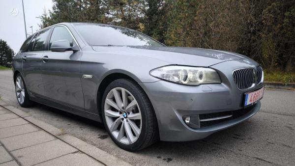 Grey BMW 520 2010 in Vilnius, with an engine capacity of 2.00 L and mileage of 323 thousand km for 6700 €, photo 6 on AUTOMOTO.COM.LV