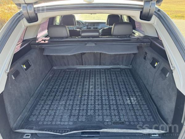 Grey BMW 520 2010 in Valmiera, with an engine capacity of 2.00 L and mileage of 330 thousand km for 7200 €, photo 8 on AUTOMOTO.COM.LV