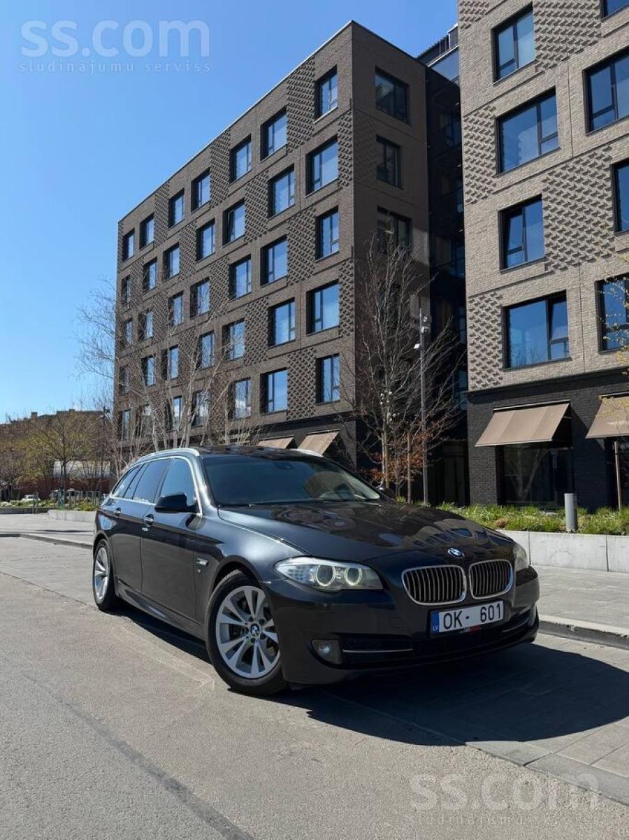 Grey BMW 520 2010 in Riga, with an engine capacity of 2.00 L and mileage of 285 thousand km for 6500 €, photo 1 on AUTOMOTO.COM.LV