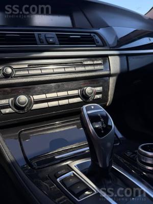 Grey BMW 520 2010 in Riga, with an engine capacity of 2.00 L and mileage of 285 thousand km for 6500 €, photo 13 on AUTOMOTO.COM.LV
