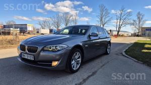 Pelēks BMW 520 2010 Rīga, ar dzinēja tilpumu 2.00 L un nobraukumu 341 tūkst. km par 6000 €, foto  vietnē AUTOMOTO.COM.LV