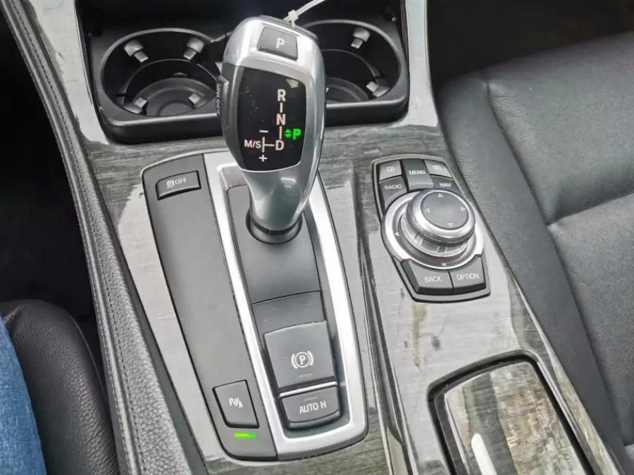Pelēks BMW 520 2010 Kuldīga, ar dzinēja tilpumu 2.00 L un nobraukumu 226 tūkst. km par 9800 €, foto 12 vietnē AUTOMOTO.COM.LV