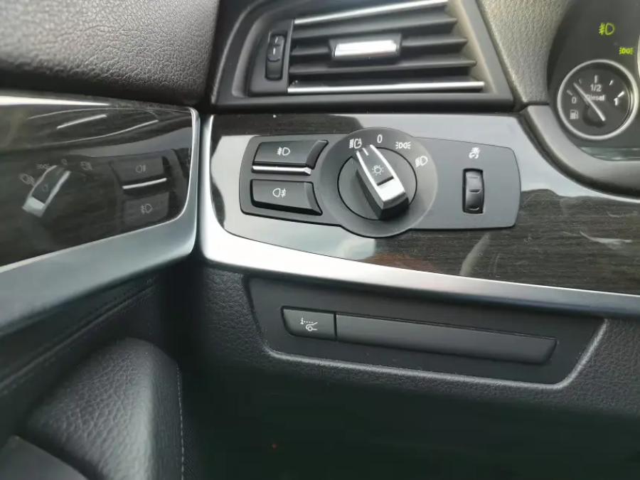 Pelēks BMW 520 2010 Kuldīga, ar dzinēja tilpumu 2.00 L un nobraukumu 226 tūkst. km par 9800 €, foto 15 vietnē AUTOMOTO.COM.LV