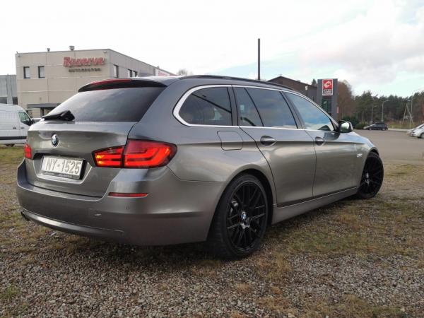 Grey BMW 520 2010 in Riga, with an engine capacity of 2.00 L and mileage of 226 thousand km for 9800 €, photo 4 on AUTOMOTO.COM.LV