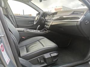 Pelēks BMW 520 2010 Rīga, ar dzinēja tilpumu 2.00 L un nobraukumu 226 tūkst. km par 9800 €, foto 24 vietnē AUTOMOTO.COM.LV