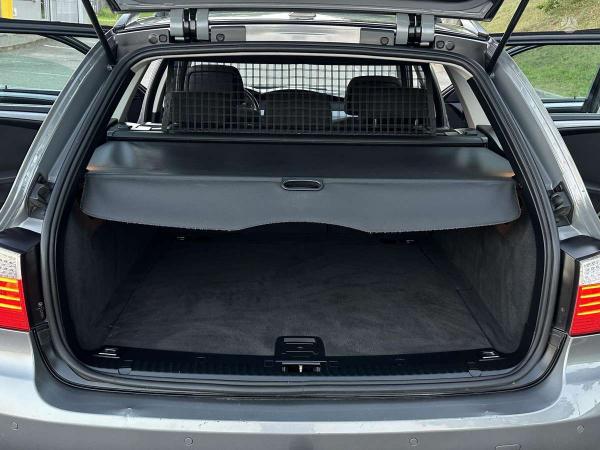 Grey BMW 520 2010 in Jonava, with an engine capacity of 2.00 L and mileage of 397 thousand km for 4250 €, photo 10 on AUTOMOTO.COM.LV