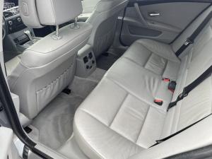 Grey BMW 520 2010 in Kaunas, with an engine capacity of 2.00 L and mileage of 357 thousand km for 3100 €, photo 12 on AUTOMOTO.COM.LV