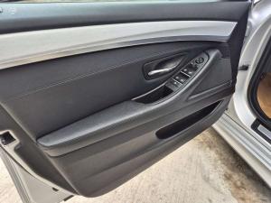 Grey BMW 520 2010 in Utena, with an engine capacity of 2.00 L and mileage of 390 thousand km for 7490 €, photo 11 on AUTOMOTO.COM.LV