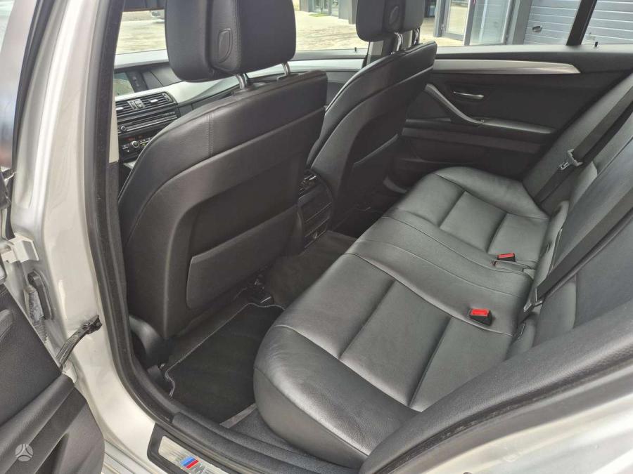 Grey BMW 520 2010 in Utena, with an engine capacity of 2.00 L and mileage of 390 thousand km for 7490 €, photo 15 on AUTOMOTO.COM.LV