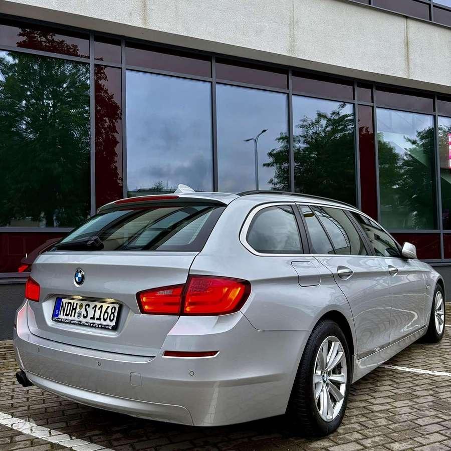 Grey BMW 520 2010 in Kaisiadorys, with an engine capacity of 2.00 L and mileage of 320 thousand km for 5000 €, photo 4 on AUTOMOTO.COM.LV