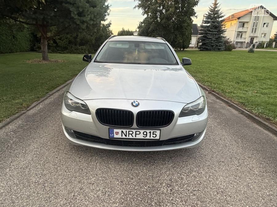 Grey BMW 520 2010 in Vilnius, with an engine capacity of 2.00 L and mileage of 375 thousand km for 5700 €, photo 10 on AUTOMOTO.COM.LV