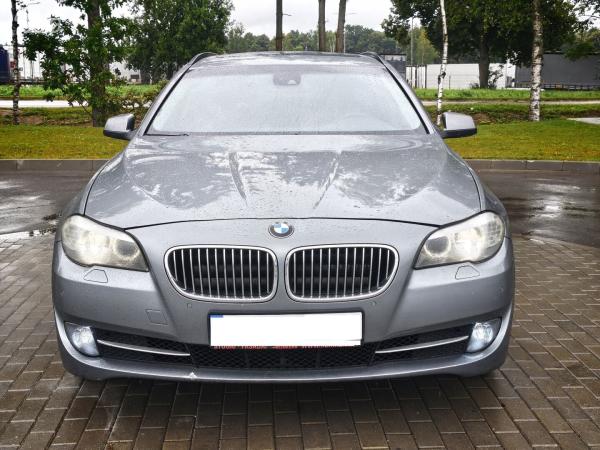 Grey BMW 520 2010 in Vilnius, with an engine capacity of 2.00 L and mileage of 287 thousand km for 7450 €, photo 2 on AUTOMOTO.COM.LV