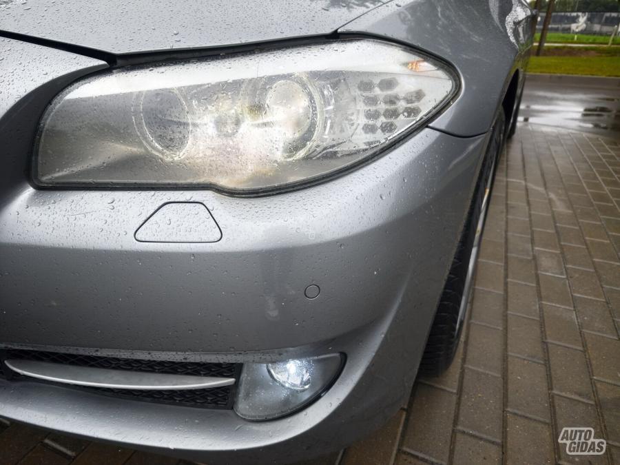 Pelēks BMW 520 2010 Viļņa, ar dzinēja tilpumu 2.00 L un nobraukumu 287 tūkst. km par 7450 €, foto 33 vietnē AUTOMOTO.COM.LV